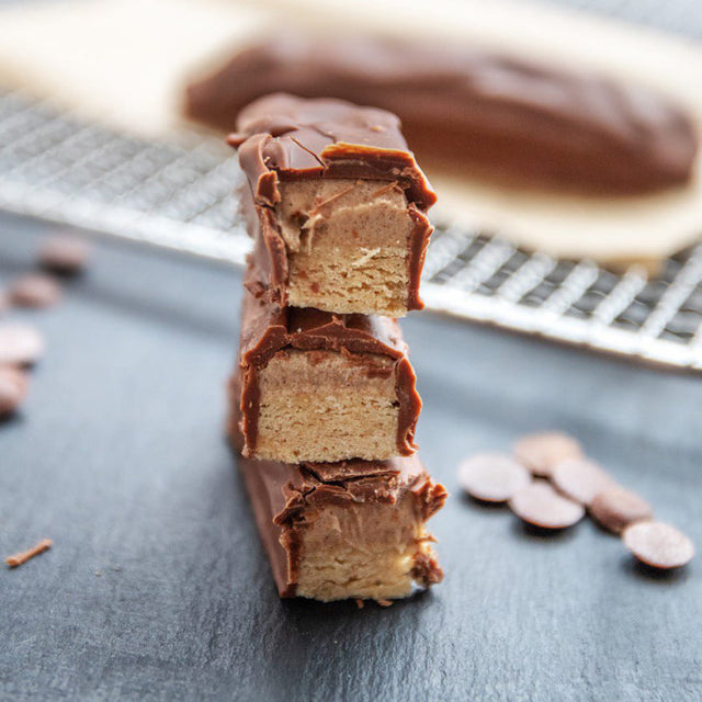 Low-Carb Schoko-Karamell Riegel | Simply Keto